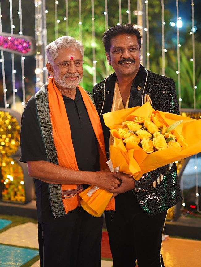రెట్రో ఎడిషన్ స్టైల్ థీమ్‌ పార్టీ ఫ్యాషన్ షో..మెరిసిన సెలబ్రిటీలు ...