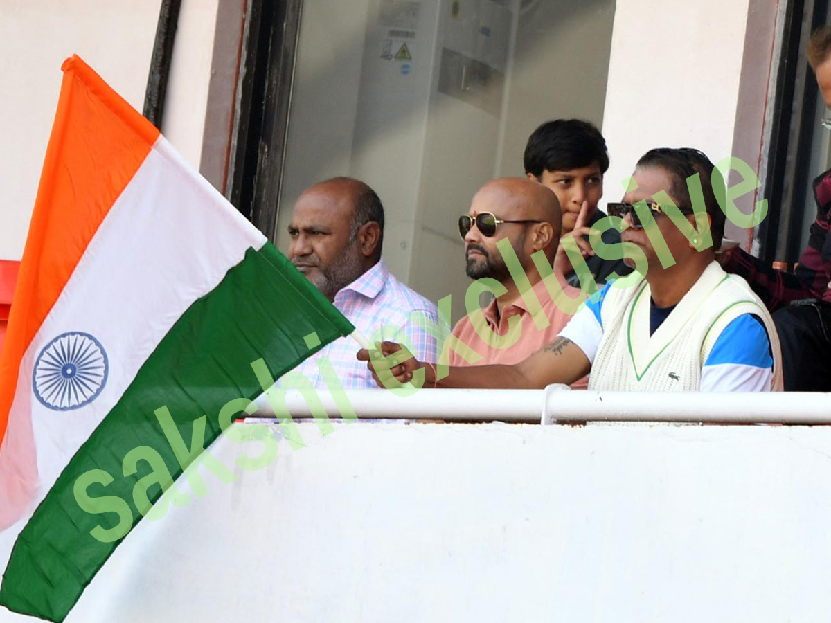 ఉప్పల్‌లో హార్దిక్ హంగామా.. పోటెత్తిన అభిమానులు (ఫోటోలు) | Syed Mushtaq ...