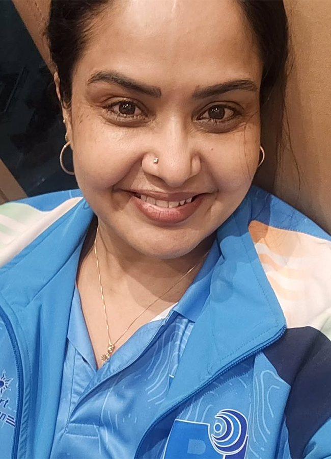 నేటి తరానికి స్పూర్తి.. మన 'ప్రగతి' విజయం (ఫోటోలు) | Actress Pragathi ...