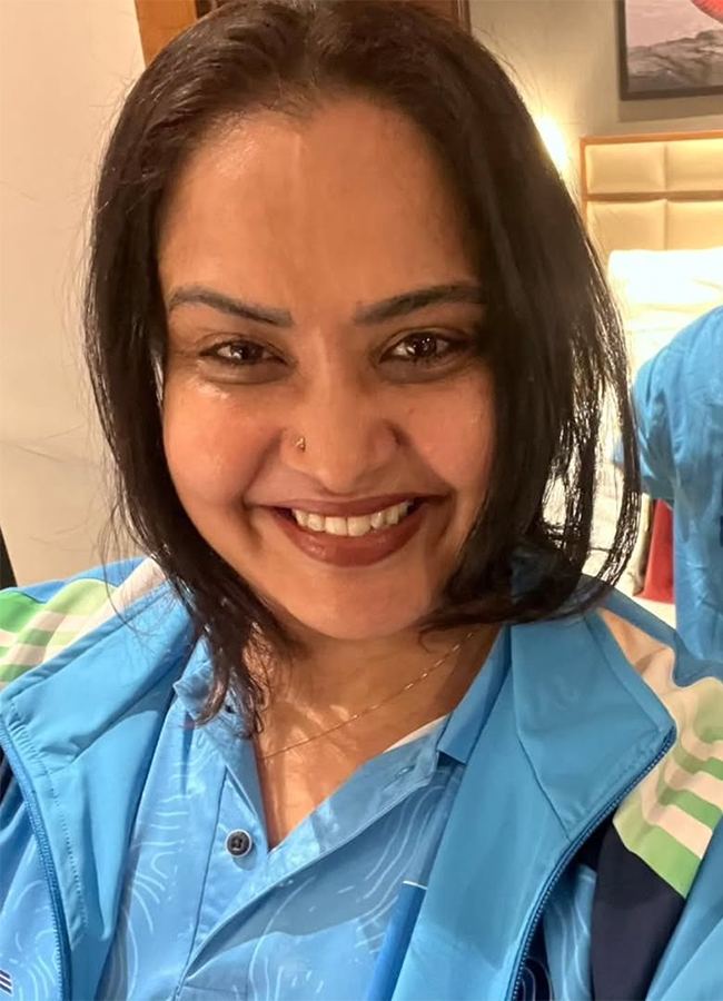 నేటి తరానికి స్పూర్తి.. మన 'ప్రగతి' విజయం (ఫోటోలు) | Actress Pragathi ...