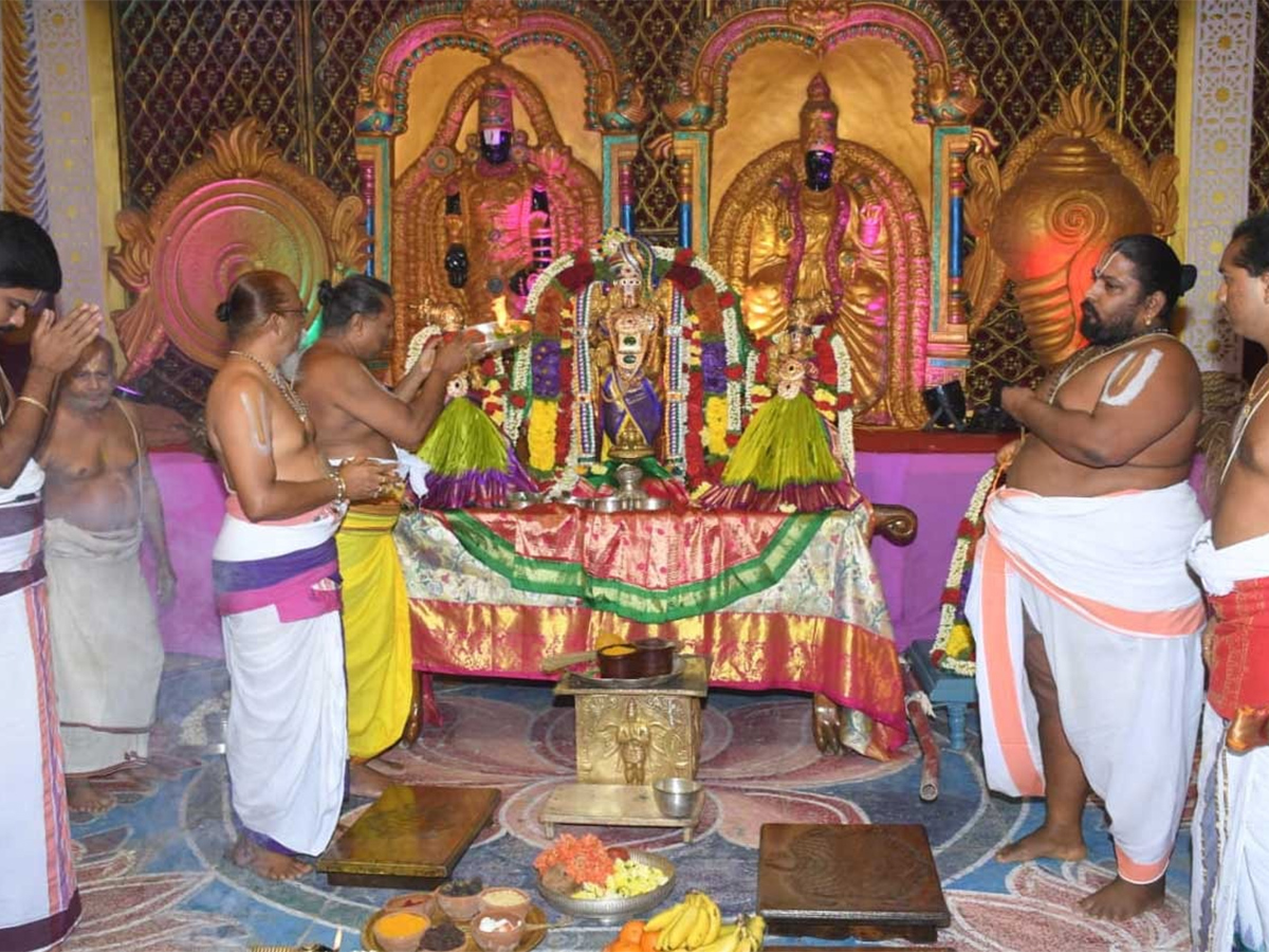 దేవుని కడప శ్రీ లక్ష్మీ వేంకటేశ్వరస్వామి వార్షిక బ్రహ్మోత్సవాలు (ఫొటోలు ...
