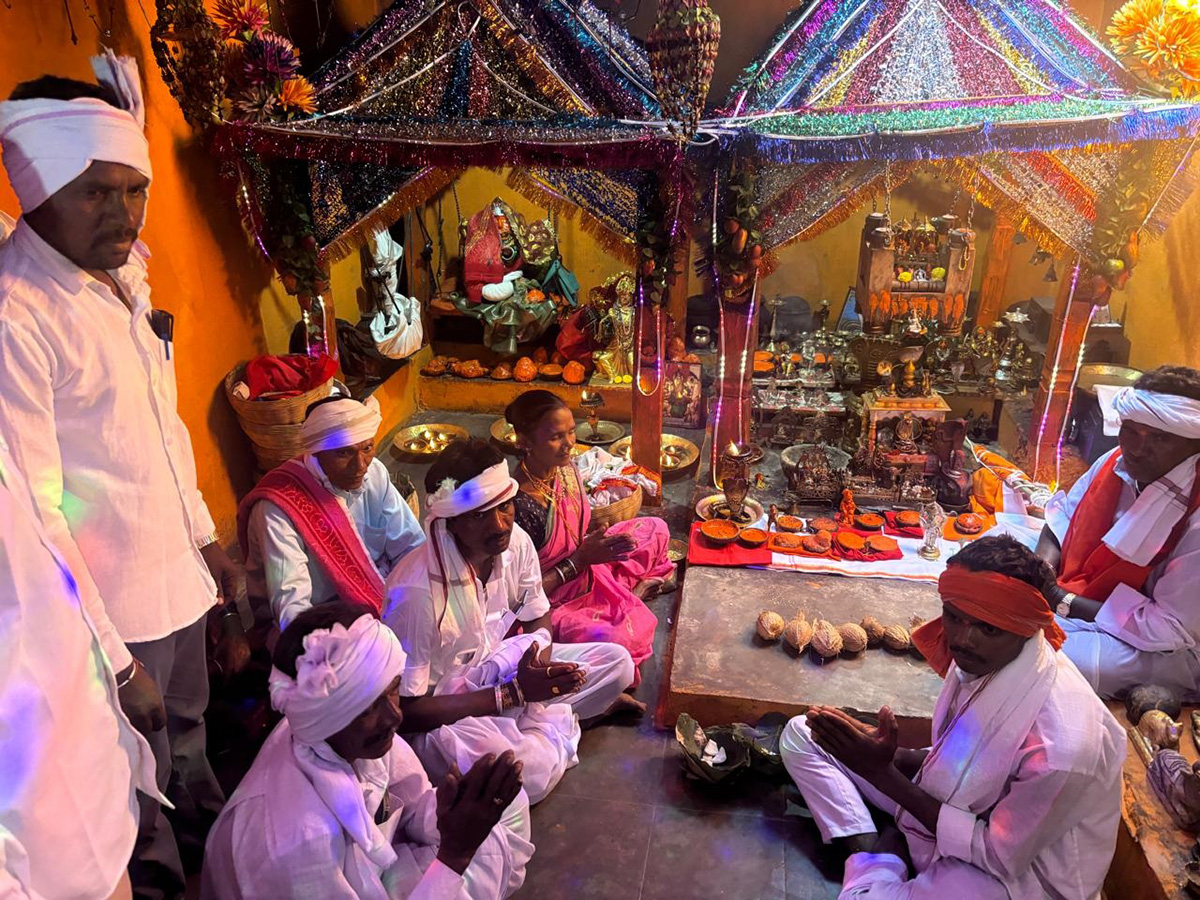 మహాపూజతో నాగోబా జాతర ప్రారంభం (ఫొటోలు) | Telangana Biggest Tribal ...