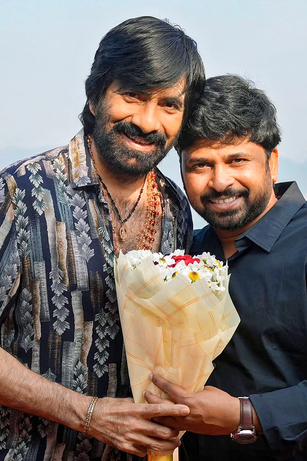 'ఇరుముడి' సెట్‌లో రవితేజ బర్త్ డే సెలబ్రేషన్ (ఫొటోలు) | Mass Maharaj ...