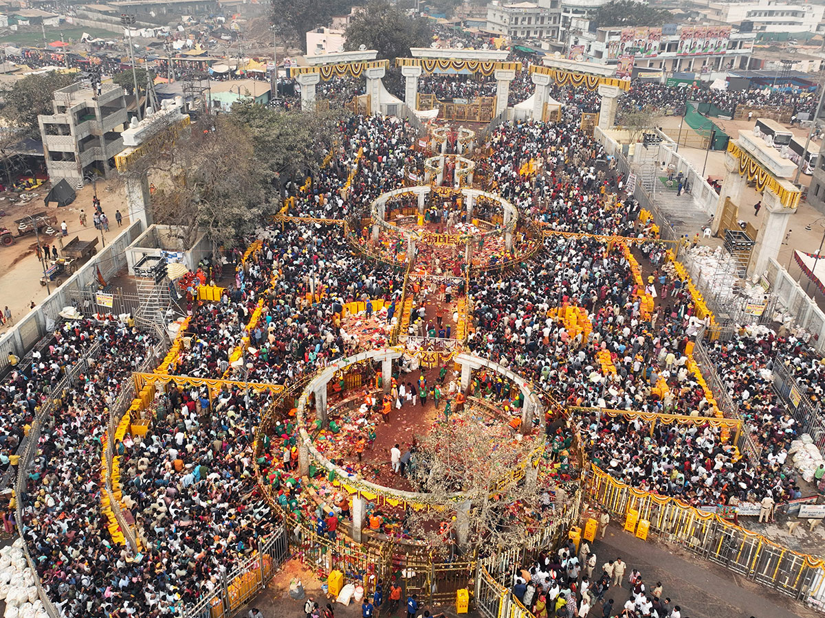 వైభవంగా మేడారం మహా జాతర.. పోటెత్తిన భక్తులు (ఫొటోలు) | Medaram Turns ...