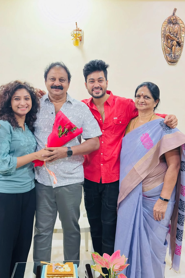 సీరియల్ బ్యూటీ విష్ణుప్రియ క్యూట్ మెమొరీస్ (ఫొటోలు) | Serial Beauty ...