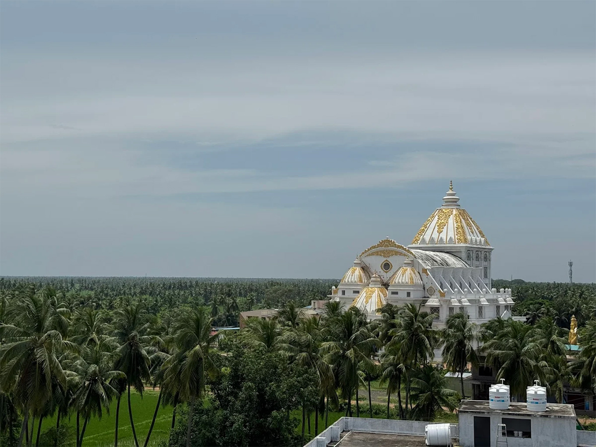పశ్చిమ గోదావరిలో ఎంతో ఫేమస్ ఈ ఆలయం గురించి తెలుసా? (ఫొటోలు) | Penugonda ...