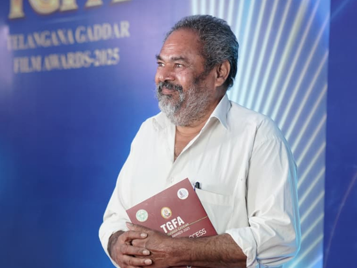 అట్టహాసంగా గద్దర్ అవార్డుల వేడుక.. టాలీవుడ్ స్టార్స్ సందడి (ఫొటోలు ...