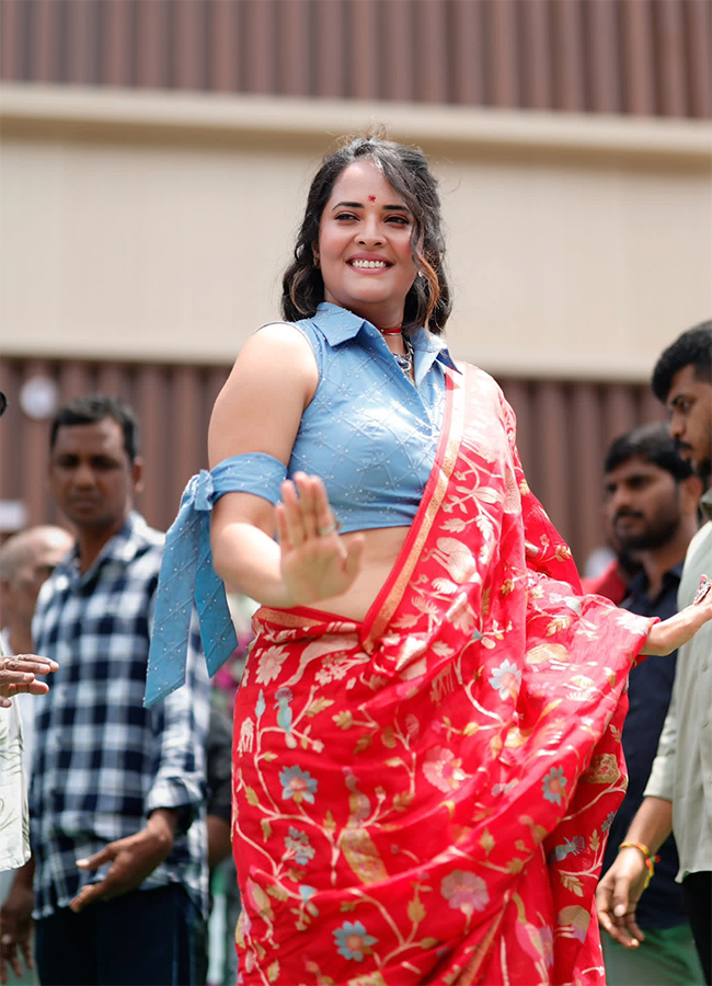 పశ్చిమగోదావరి : నరసాపురంలో సినీనటి అనసూయ సందడి (ఫొటోలు) | Actress ...