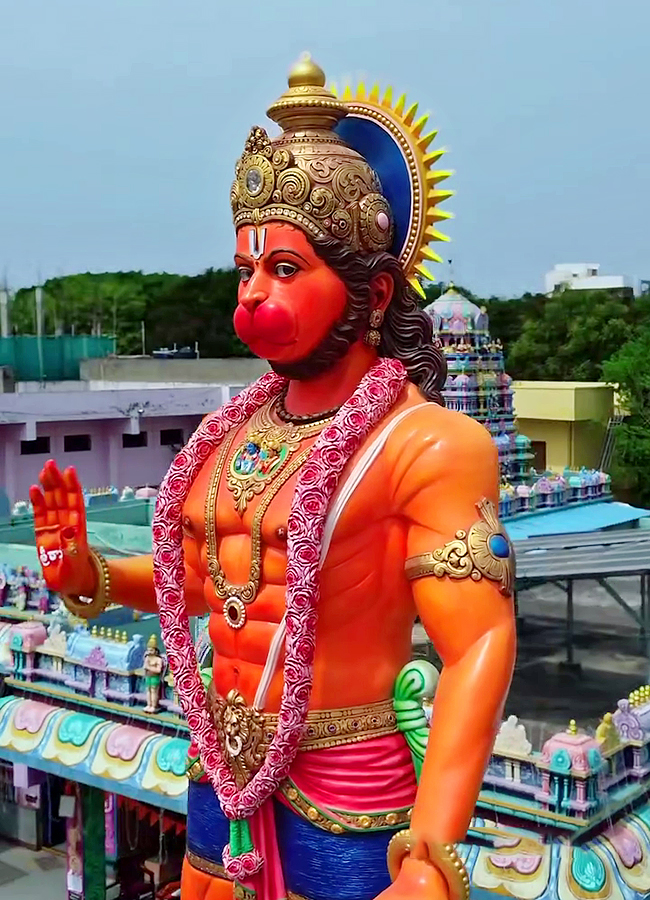 హైదరాబాద్ లో ఆకట్టుకుంటున్న హనుమాన్ విగ్రహం (ఫొటోలు) | This Majestic ...