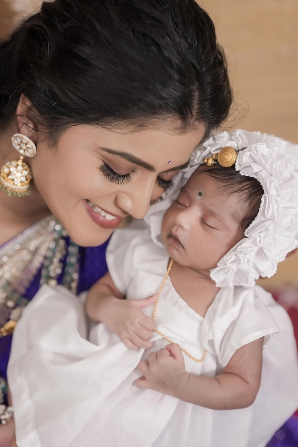 ముద్దుల కూతురితో బిగ్‌బాస్ శివజ్యోతి (ఫొటోలు) | Anchor Shiva Jyothi ...