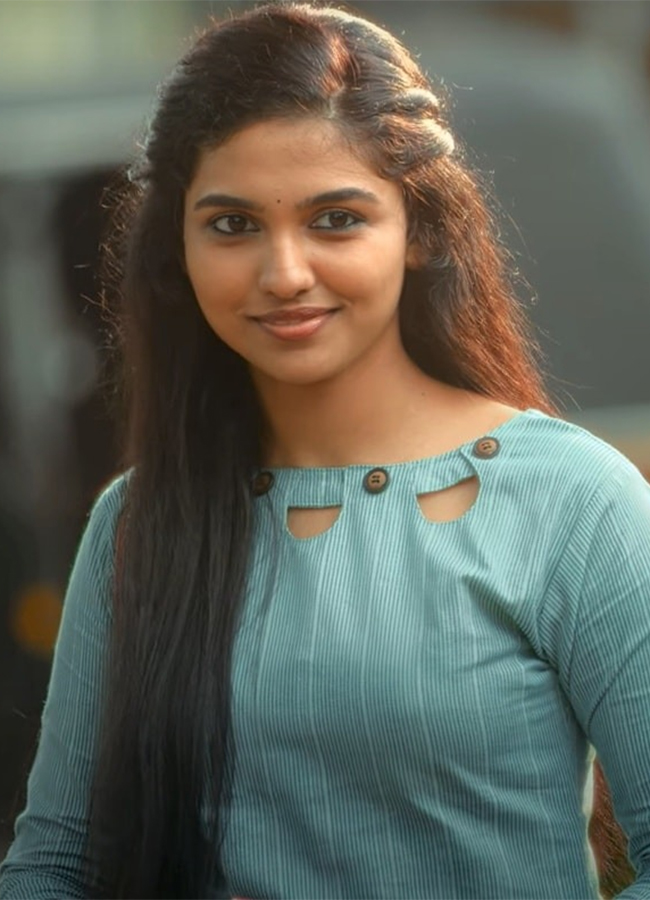 ప్రేమలు హీరోయిన్ మమితా బైజు క్యూట్ పిక్స్ | Actress Mamitha Baiju ...