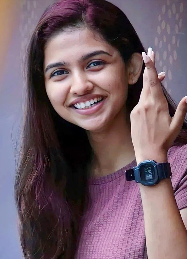 ప్రేమలు హీరోయిన్ మమితా బైజు క్యూట్ పిక్స్ | Actress Mamitha Baiju ...